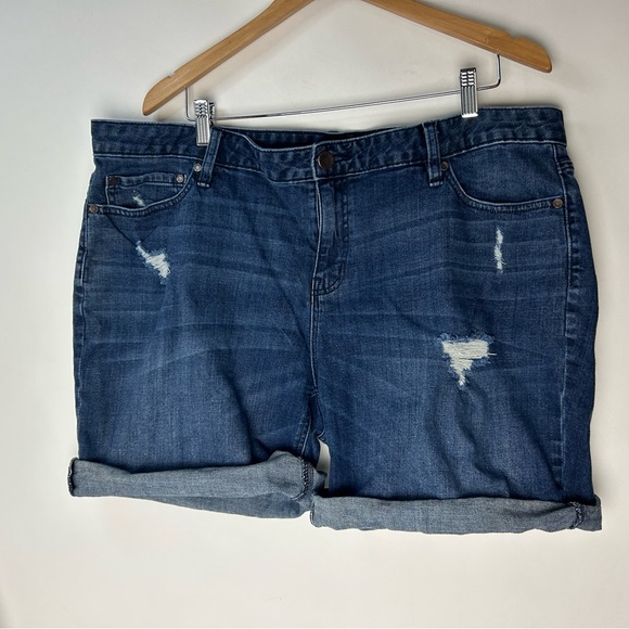 a.n.a | Shorts | Ana Blue Jean Distressed Rollup Shorts Womens 8w ...